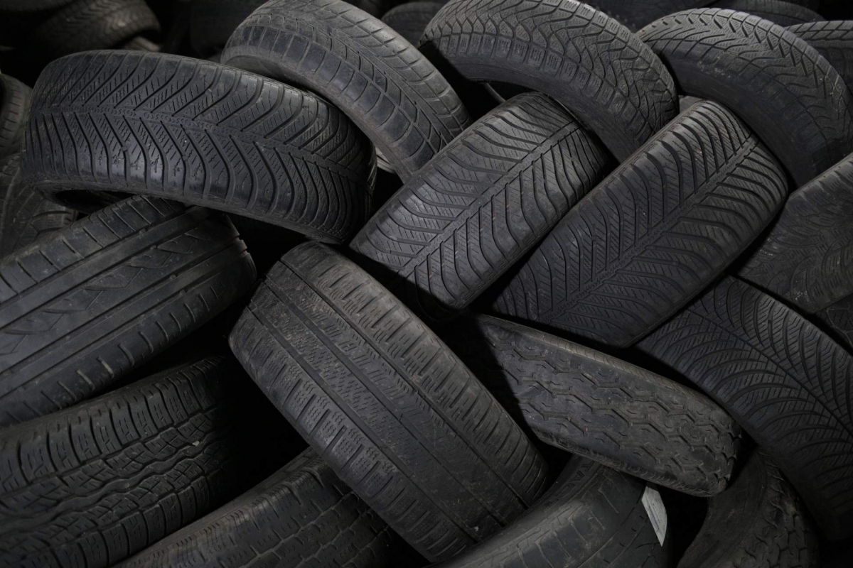 2700 NEUMATICOS USADOS TRIPLICA | 2.5mm - 6mm - Used tyres Germany